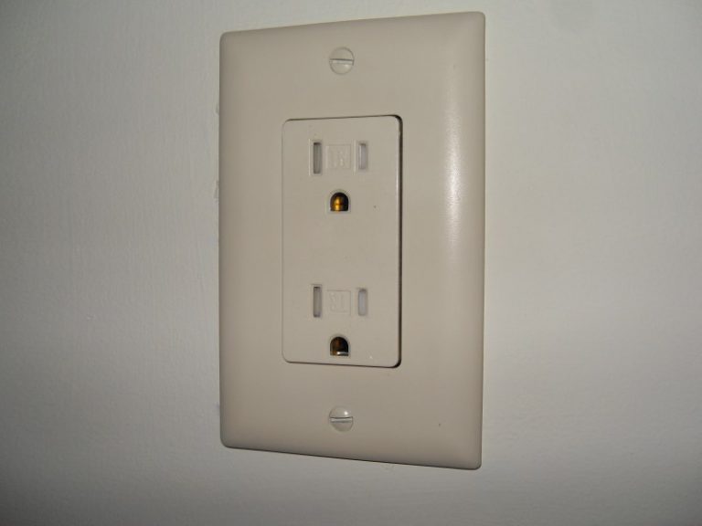 Tamper-Resistant Receptacles | Southern Chester County Electric Tamper-Resistant Receptacles | Southern Chester County Electric